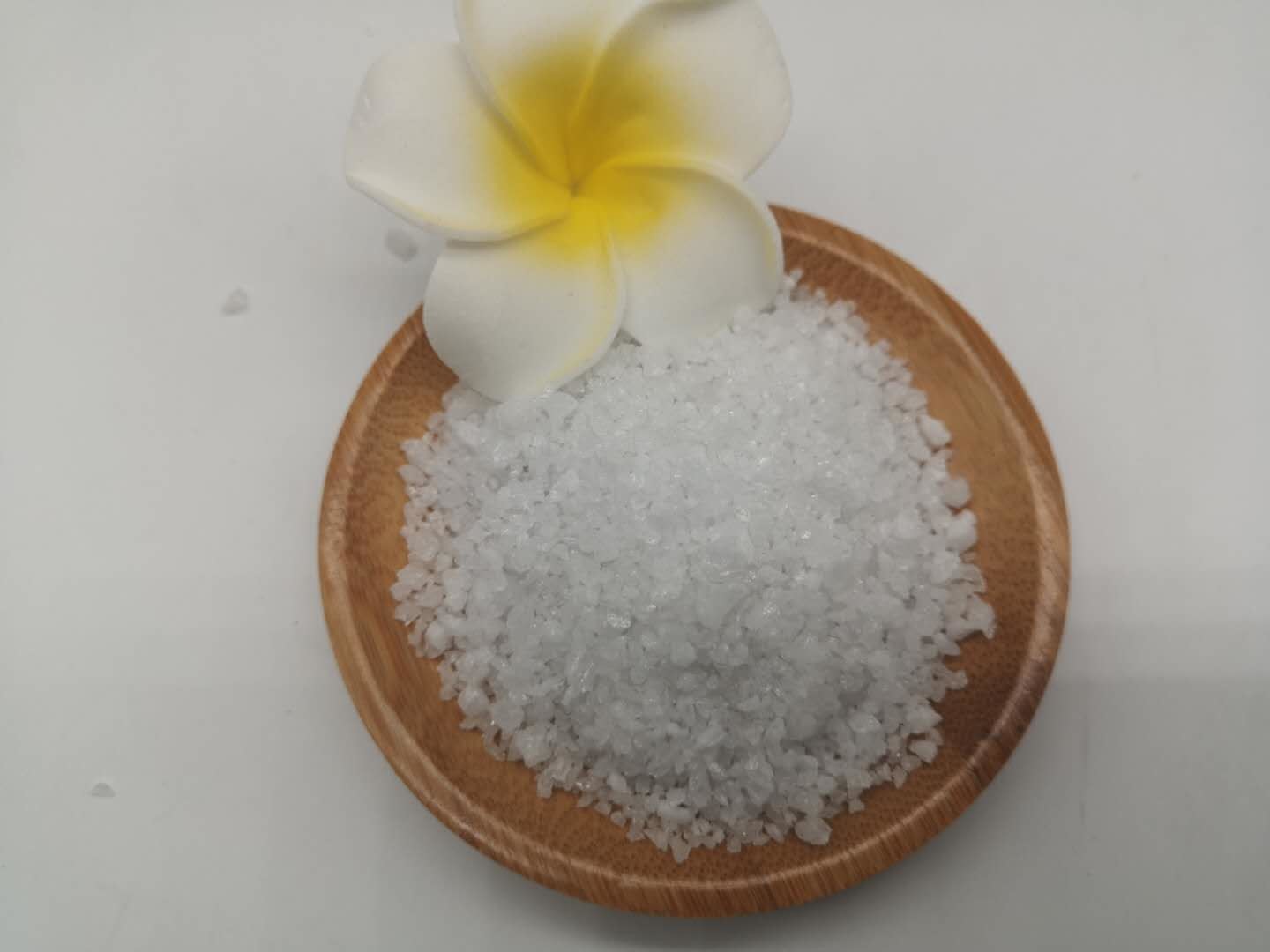 Fused Alumina Al2O3 Aluminum Oxide Crystals Angular Shape Alkali Resistance